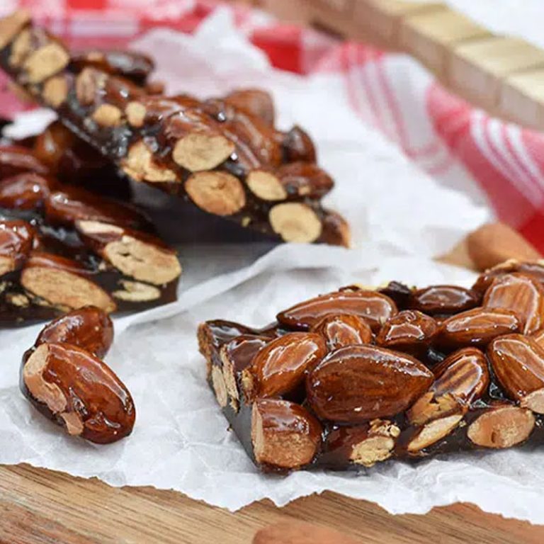 Ricette Siciliane: Torrone alle mandorle o Minnulata - Preparazione ...